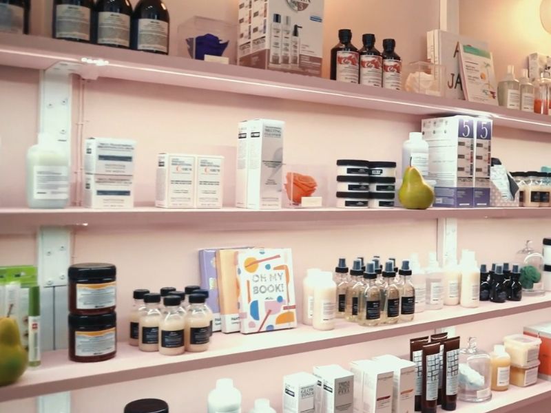 Police za prodavnice - izbor materijala i dizajna vašu radnju i proizvode